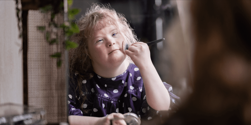 Inclusivity in Beauty: Disabled Makeup Artists and Brands to Follow ...